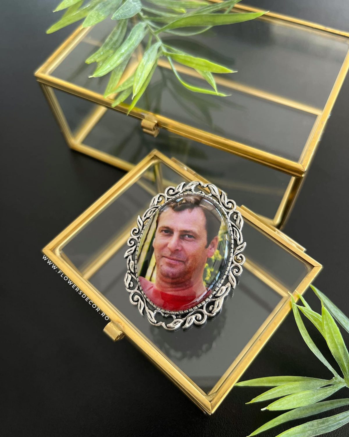 Brosa memoriala personalizata cu poza pentru buchet - Flowers Decor